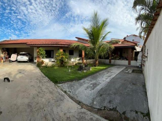 Casa Ampla à Venda no Bairro Satélite em Itanhaém 700m da Praia, Aceita Financiamento