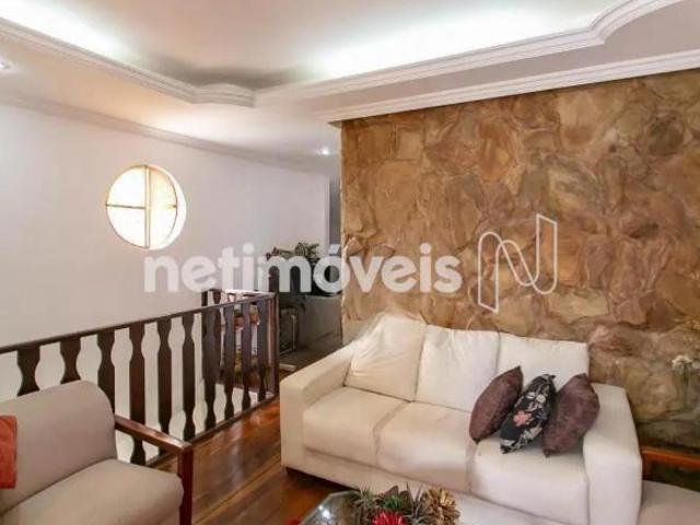 Casa ampla à venda no Floramar