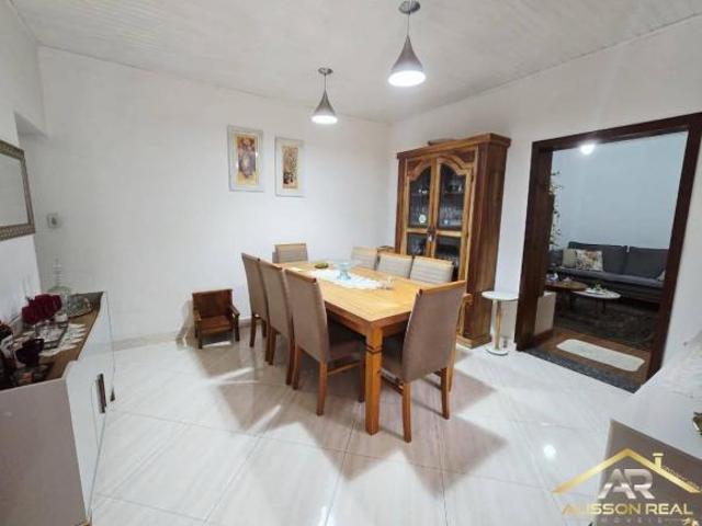 Casa Ampla à Venda no Km 18 – Osasco | 293m², 3 Dormitórios e 7 Vagas