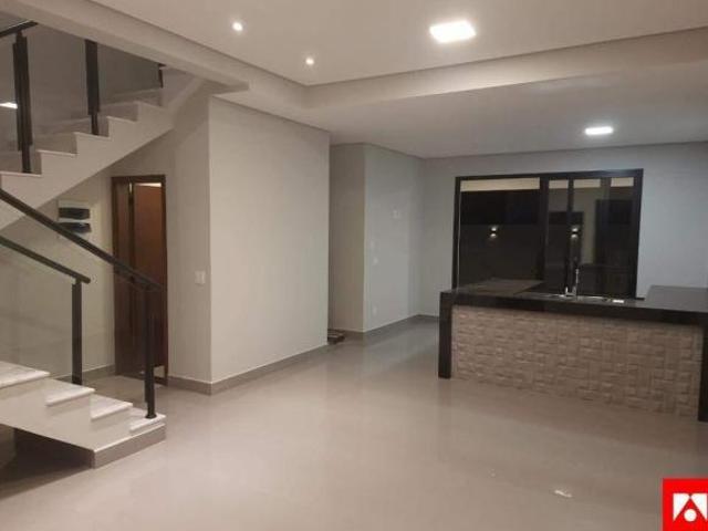 Casa ampla à venda no Jardim Adélia em Americana
