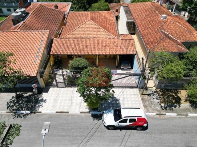 Casa Ampla à Venda no Jardim dos Ipês – Cotia/SP