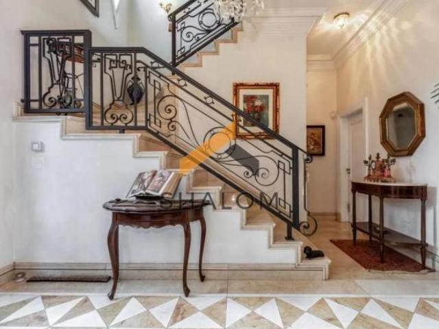 Casa ampla à venda no Morumbi