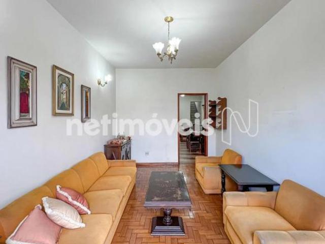 Casa ampla à venda no Santa Efigênia