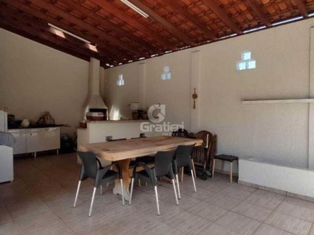 Casa ampla a venda no Quitandinha