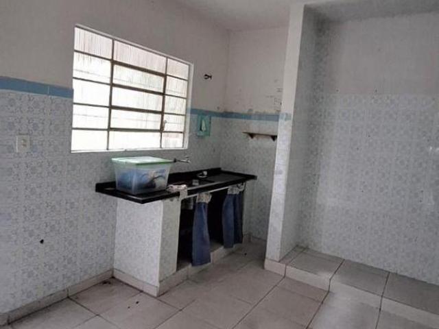 Casa Ampla à Venda na Vila Galvão 428m², 5 Dormitórios e 8 Vagas em Guarulho