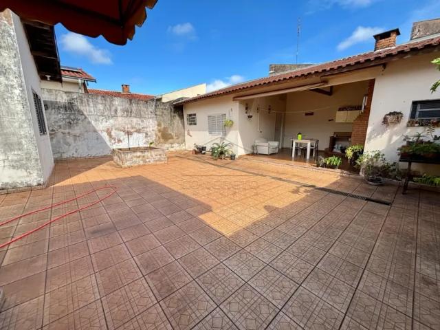 Casa Ampla à Venda na Vila Industrial Bauru/SP