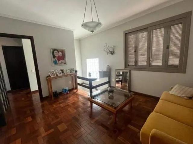 Casa ampla com 4 dormitórios e espaço gourmet no São Sebastião