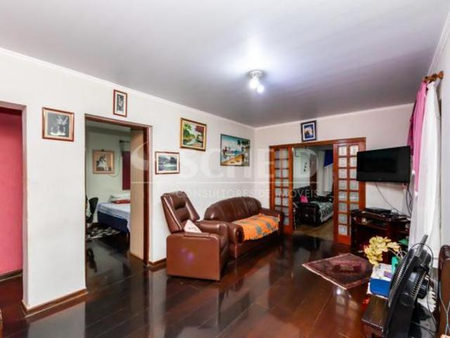 Casa ampla com 4 dormitórios e salão comercial no Jardim Prudência
