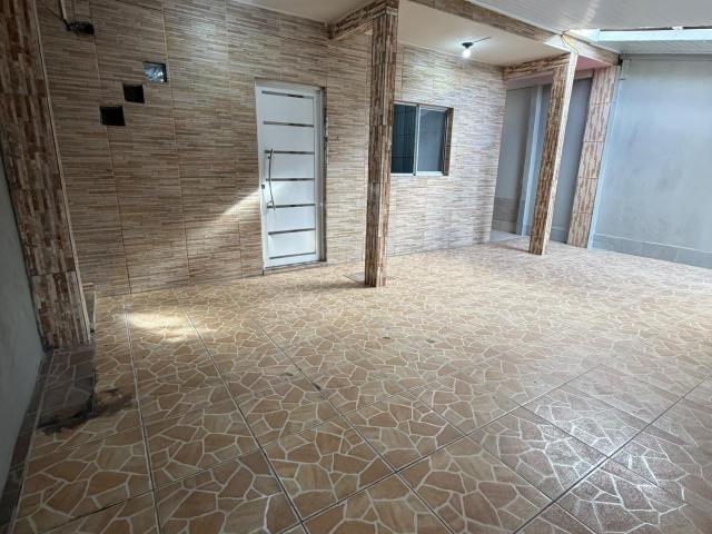 Casa ampla com 4 dormitórios, piscina térmica Restinga