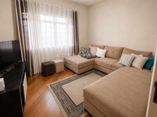 Casa Ampla com 4 Quartos em Terreno de 560m² no Rebouças