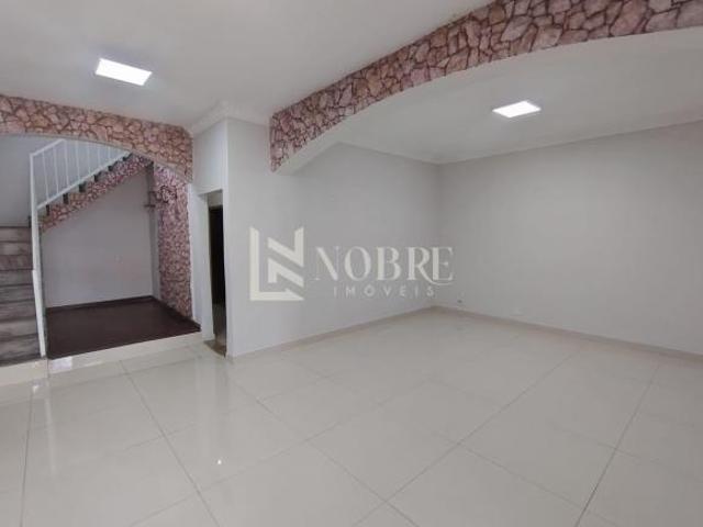 Casa Ampla com 5 Quartos, Área Gourmet e Terraço no Bom Retiro