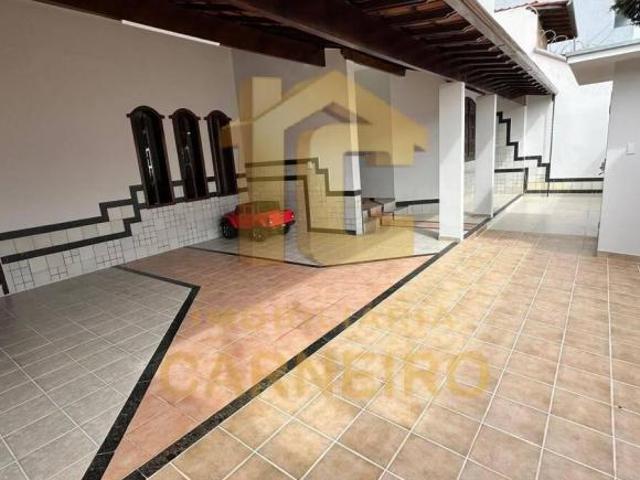 CASA AMPLA COM 6 QUARTOS NO CANAÃ