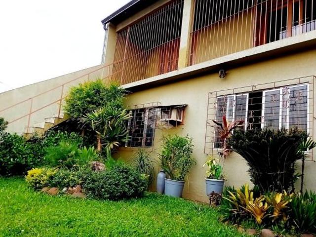 Casa ampla com 6 quartos no bairro Niterói