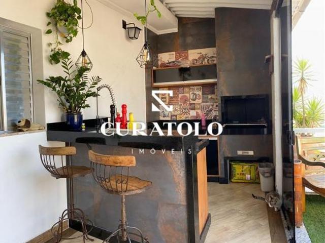 Casa ampla com 7 dormitórios, área gourmet, excelente quintal e 2 vagas Vila Itaberaba