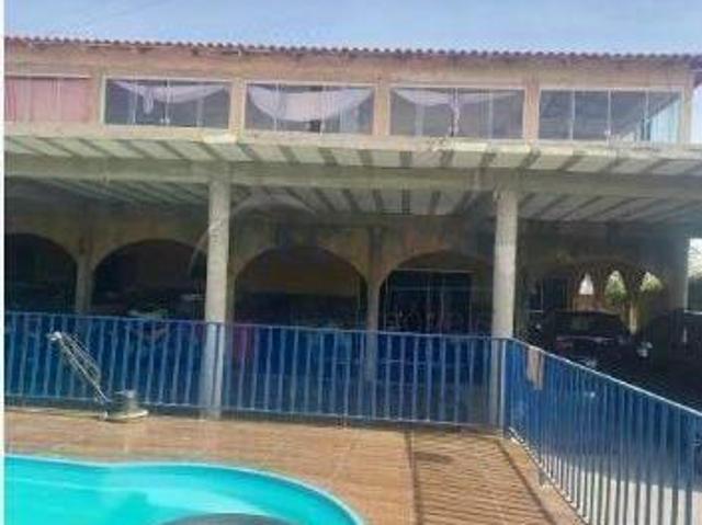 Casa Ampla com 7 Quartos, Lazer e Garagem para 6 Carros na SHA Conjunto 5 Arniqueiras