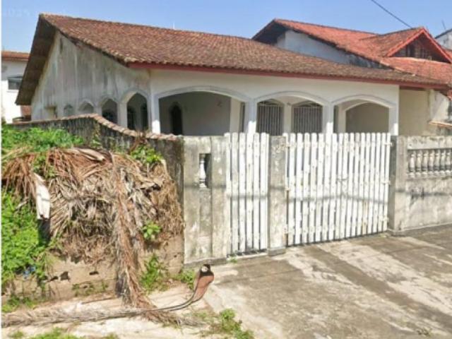 Casa Ampla com 9 Quartos a 100 Metros da Praia no Bairro Ruína Peruíbe/SP