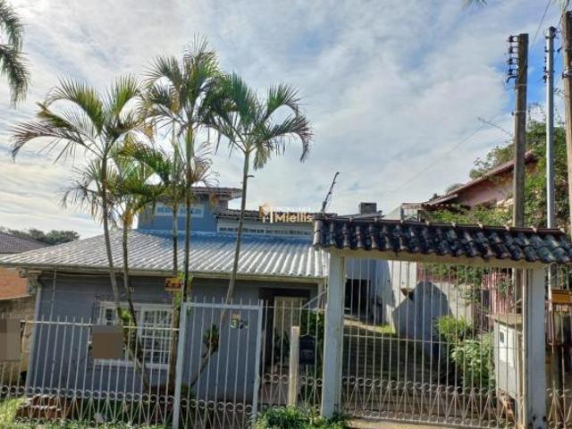 CASA AMPLA COM 03 DORMITÓRIOS CENTRO DE VIAMÃO RS