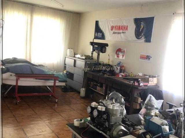 CASA AMPLA COM 03 DORMITÓRIOS LOCALIZADA NO BAIRRO