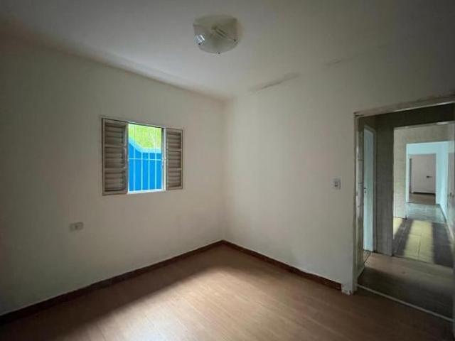 Casa Ampla com 197 m² em Localização Privilegiada Próx à Av. Mutinga