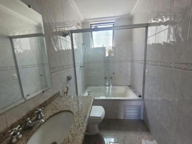 Casa Ampla com 200 m², 3 Quartos, Suíte e 2 Vagas em Jandira!