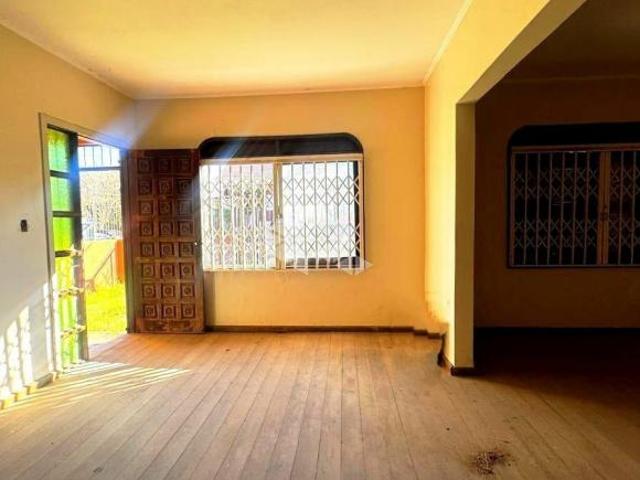 Casa ampla com 203m², 4 dormitórios e 4 vagas cobertas no Bairro Marechal Rondon Canoas