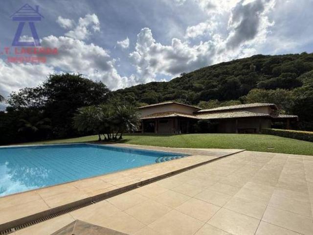 Casa ampla com 20.000 m² de área total Ibituruna