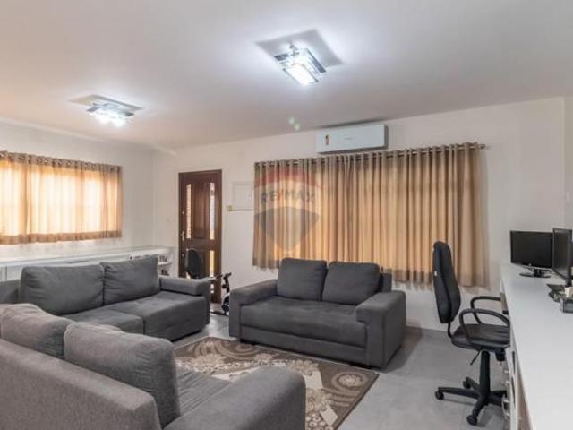 Casa Ampla com 251m² de Terreno com Jardim, Varanda e Churrasqueira em Pirituba