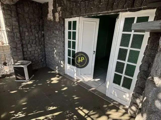 Casa ampla com 2 quartos e suite em jardim limoeiro serra/es