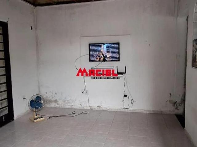 Casa ampla com 3 dormitórios no Jardim Santa Cecília 1