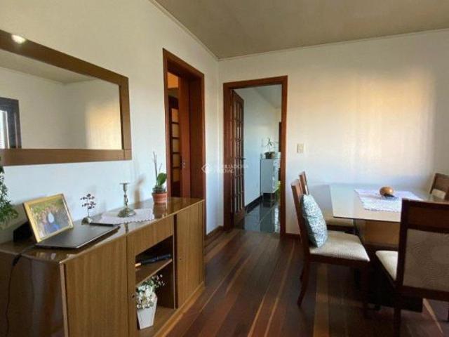 Casa ampla com 3 dormitórios e muito sol