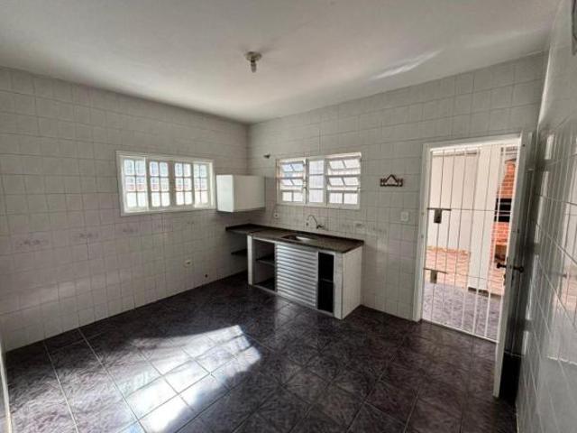 Casa Ampla com 3 Dormitórios e Suíte no Corumbá