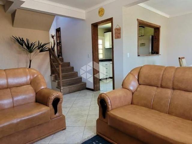 Casa ampla com 3 dormitórios, 3 vagas no Jardim Porto Verde em Alvorada/RS