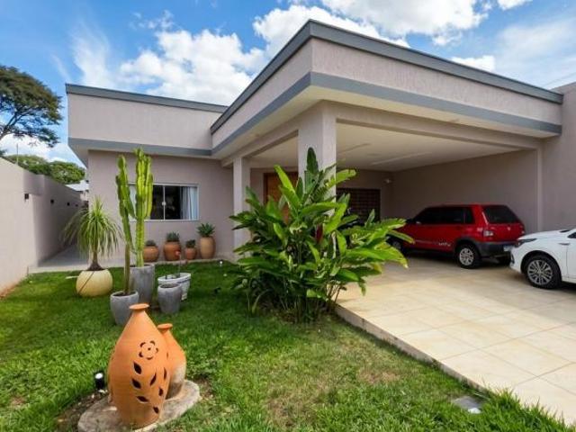 Casa Ampla com 3 Quartos 1 Suíte e Excelente Espaço Interno em Arniqueiras ACEITA PERMUTA