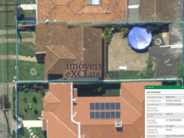 Casa ampla com 3 quartos e excelente espaço externo no Novo Mundo