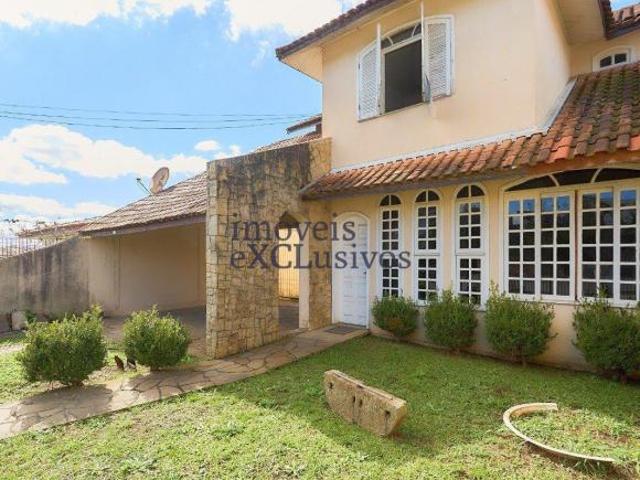 Casa ampla com 3 quartos e excelente espaço externo no Novo Mundo