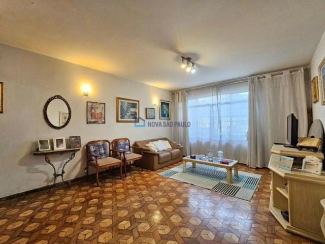 Casa ampla com 3 quartos, suíte e excelente quintal com churrasqueira no Vila Parque Jabaquara