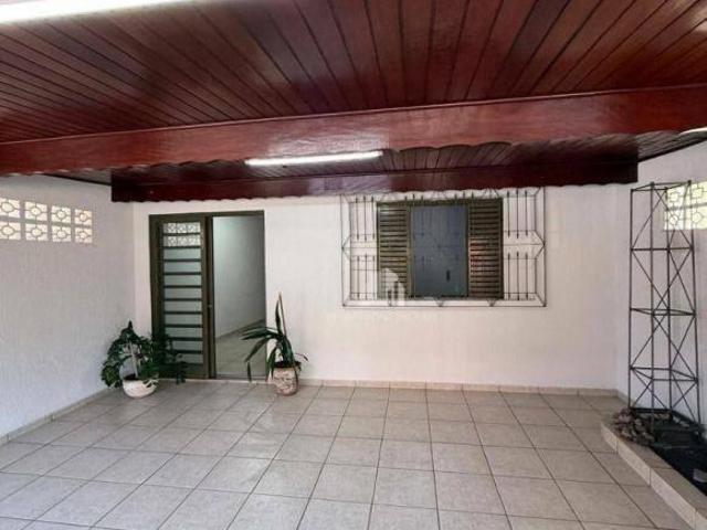 Casa Ampla com Churrasqueira à Venda no Jardim Europa I – R$ 360 mil