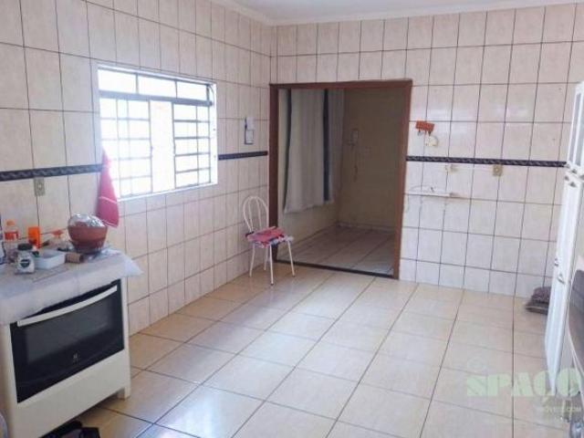 Casa Ampla com Edícula e Churrasqueira em Pinda Cidade Nova