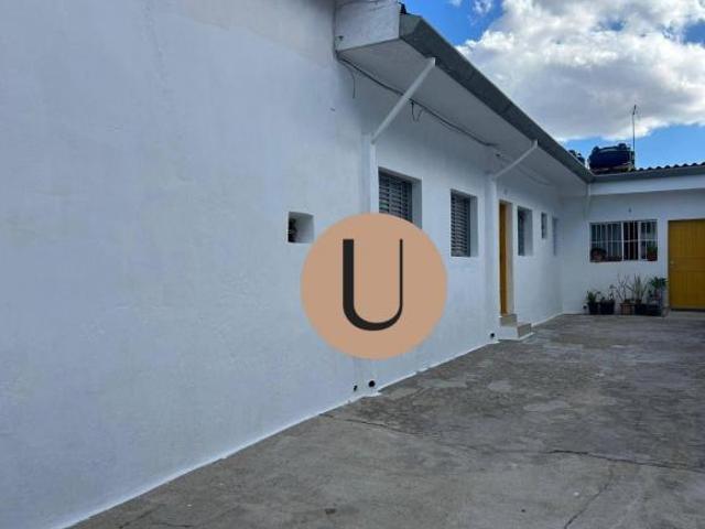 Casa ampla com edícula, salão comercial e 3 vagas no Jardim Tietê – Oportunidade de investimento