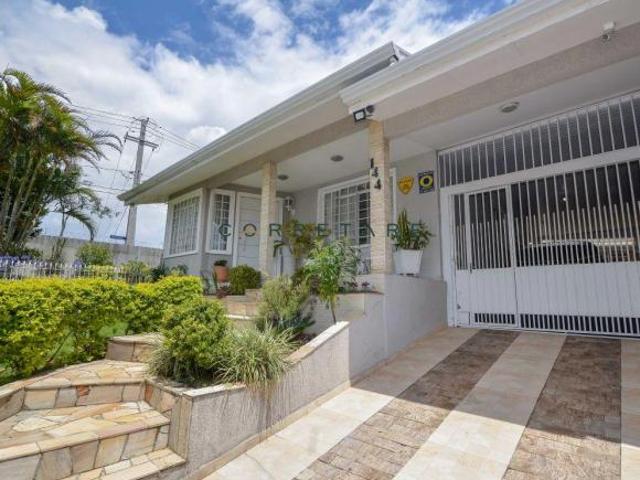 Casa Ampla com Jardim Privativo, Edícula e Vista Panorâmica de Curitiba no bairro Bacacheri