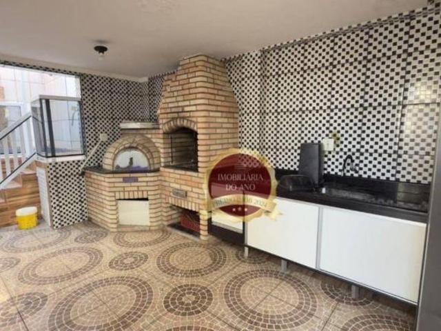 Casa Ampla com Piscina, Área Gourmet e Garagem para 6 Carros