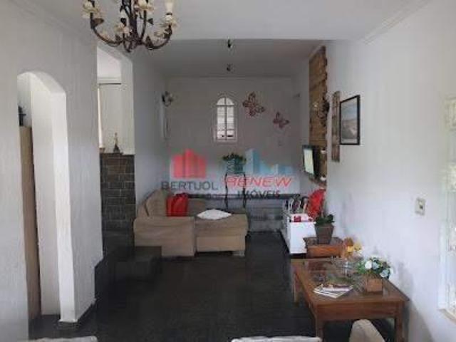 Casa Ampla com Piscina e Espaço Gourmet na Vila Pasti – Louveira
