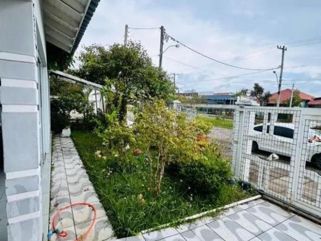 Casa Ampla, com piscina próxima a plataforma de Tramandaí!