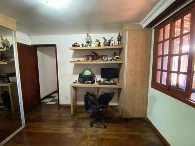 Casa ampla com quintal no Candelária
