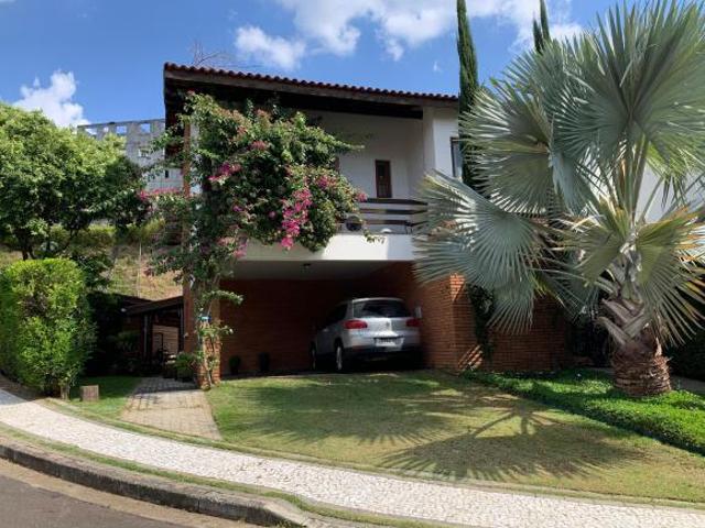 Casa Ampla Condomínio Segurança e Conforto