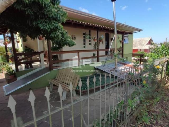 CASA AMPLA DE ESQUINA NO MATIEL