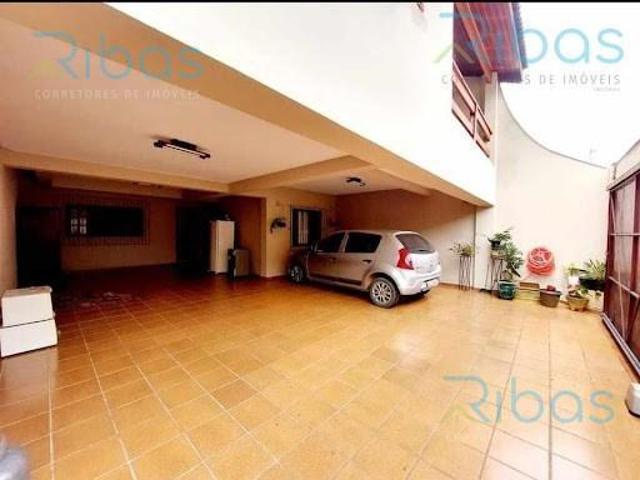 Casa Ampla de 287m² com Suíte e Escritório em Itatiba Venda