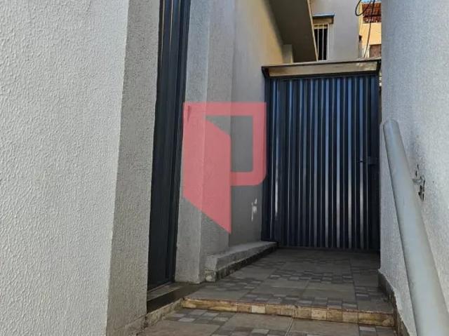 Casa ampla de 3 quartos e espaço gourmet à venda, no bairro Cachoeirinha, Belo Horizonte, MG