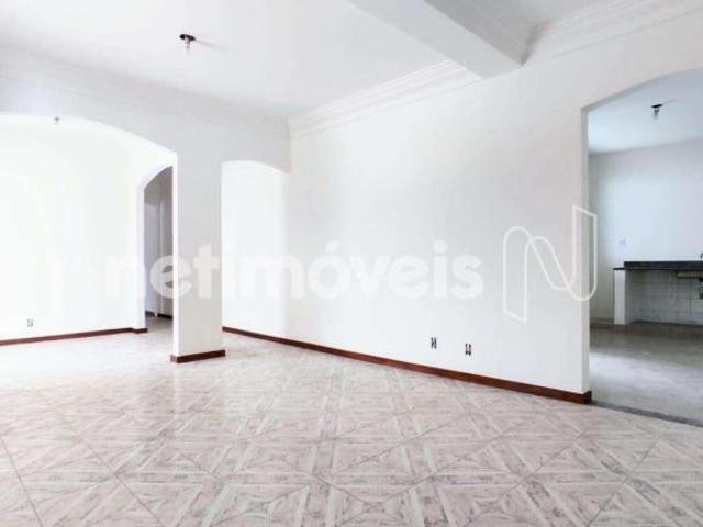 Casa Ampla de 4 Quartos na Pampulha – Conforto, Espaço e Excelente Localização Próximo à Lagoa!