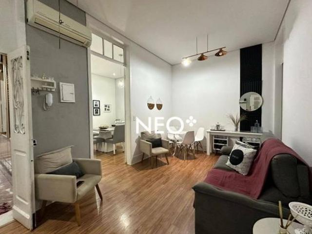 Casa ampla de 97m² para venda ou aluguel com 3 dormitórios e 3 vagas – Excelente localização e prati